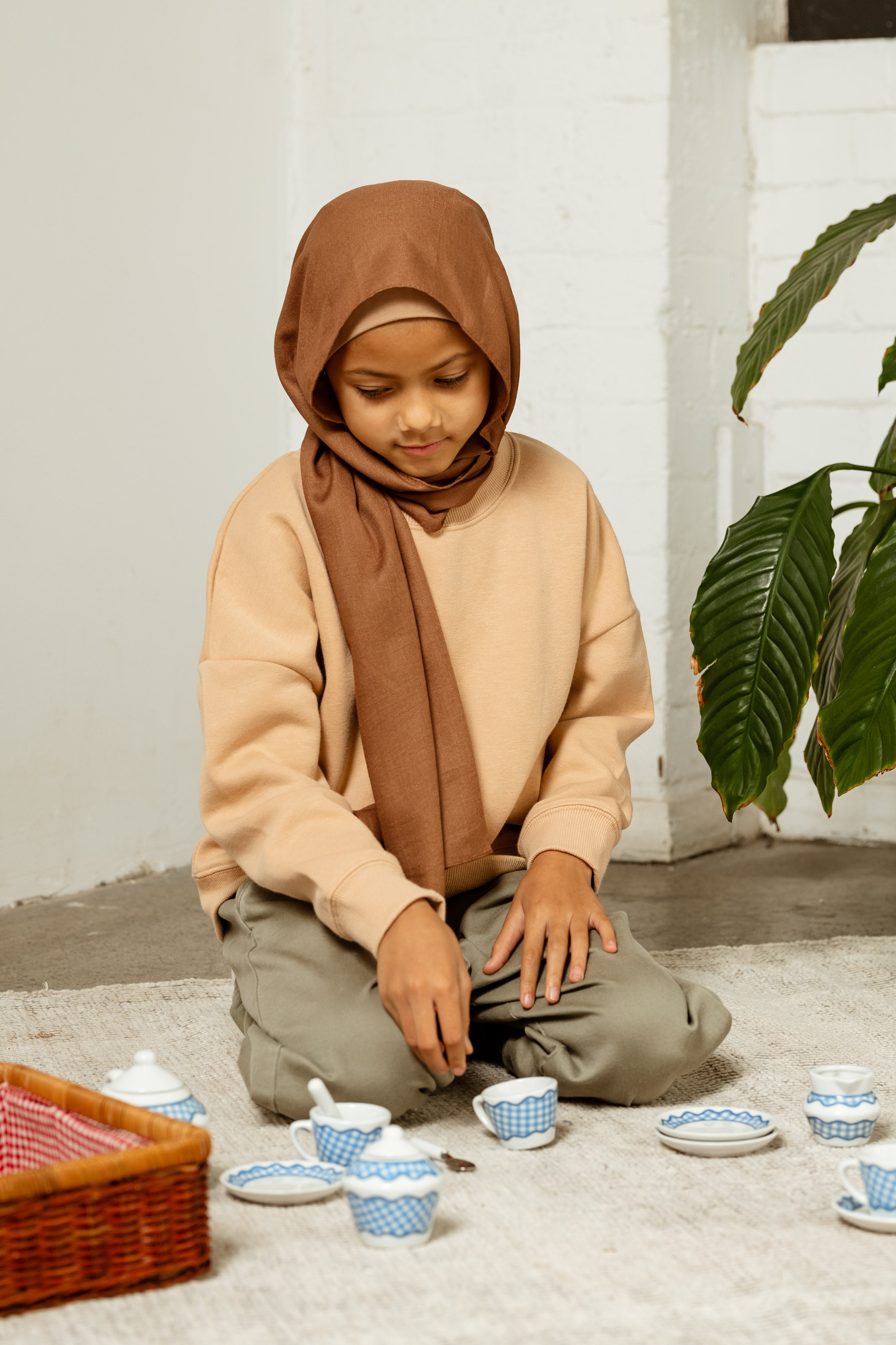 Cocoa Premium Demure Modal Headscarf – SOFINAS